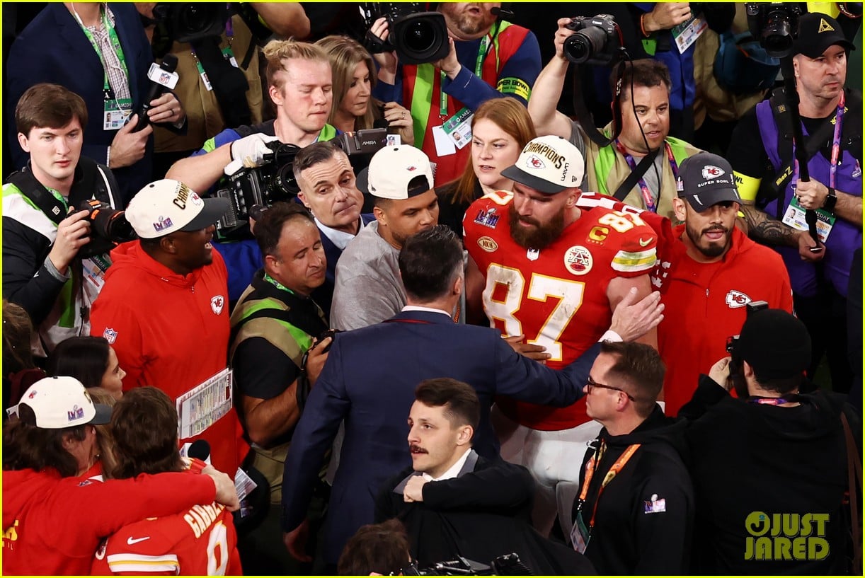 Taylor Swift & Travis Kelce Kiss After Super Bowl Win - Every Photo & Video!: Photo 5013326 ...