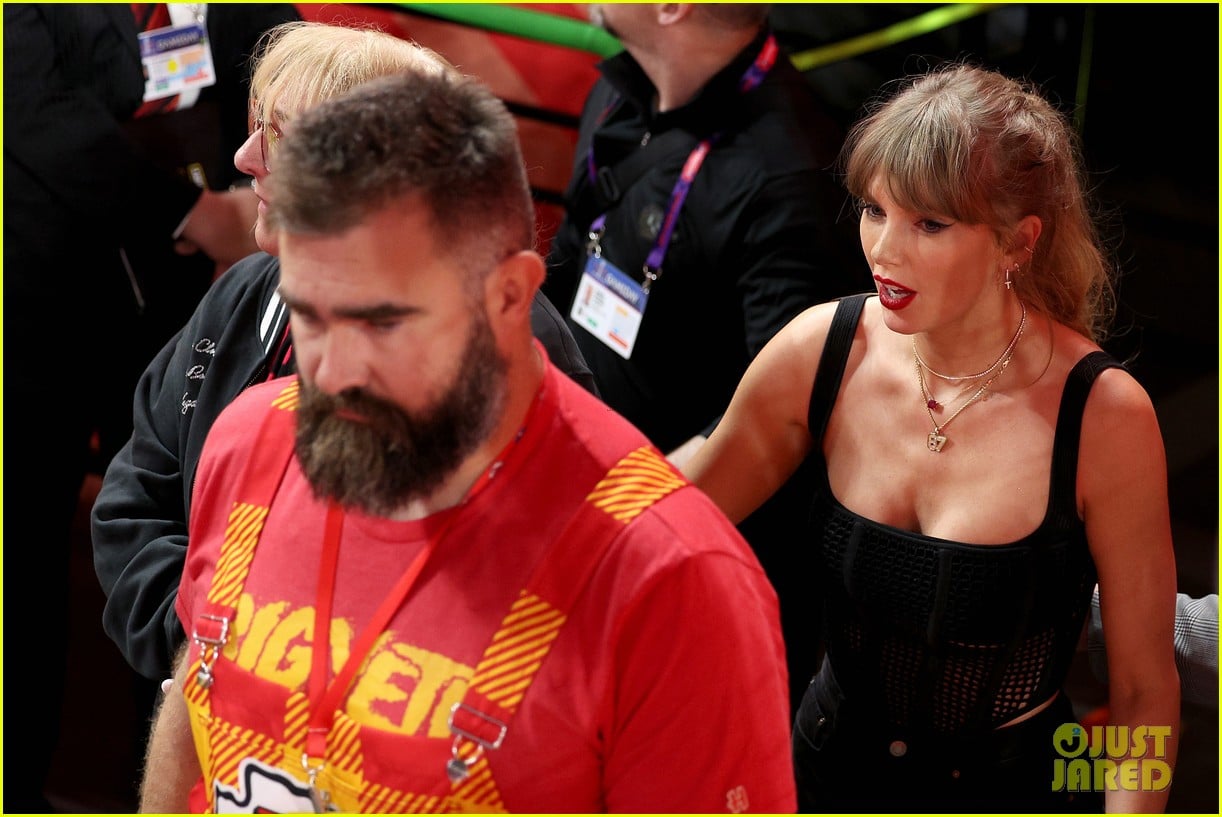 Taylor Swift & Travis Kelce Kiss After Super Bowl Win - Every Photo & Video!: Photo 5013375 ...