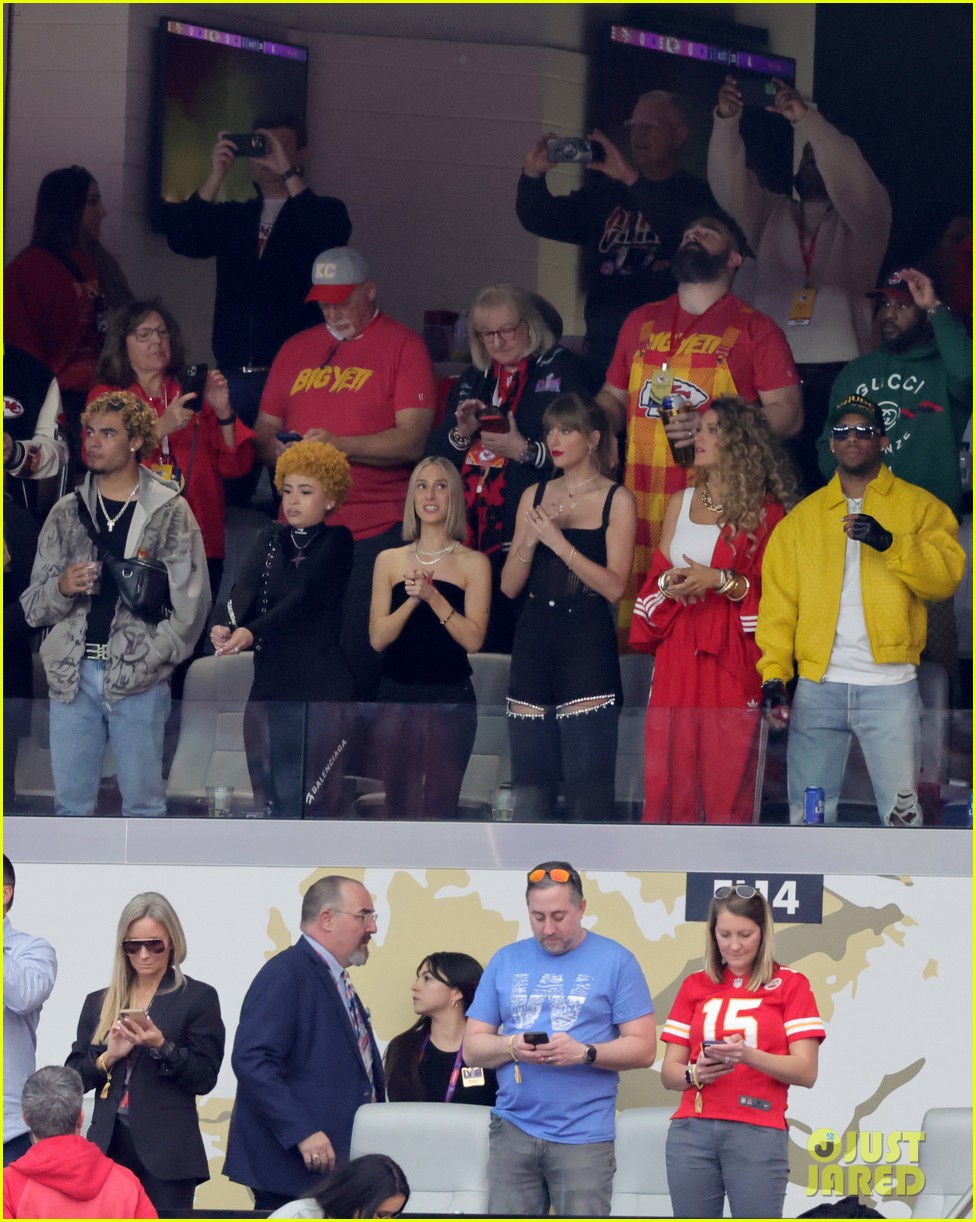 Who's Sitting with Taylor Swift at Super Bowl 2024: Inside Her Suite ...