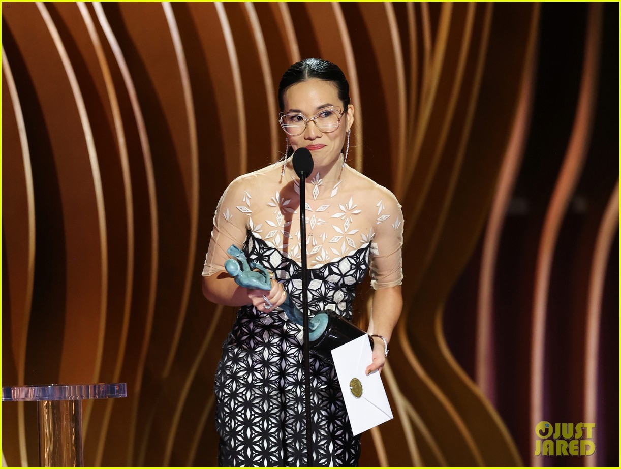 Beef's Ali Wong Has Major Fashion Moment at SAG Awards 2024 Before ...