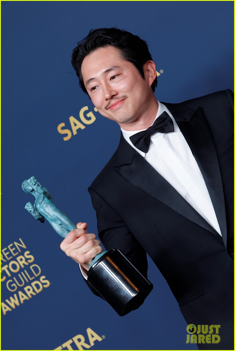 Beef's Ali Wong Has Major Fashion Moment at SAG Awards 2024 Before ...