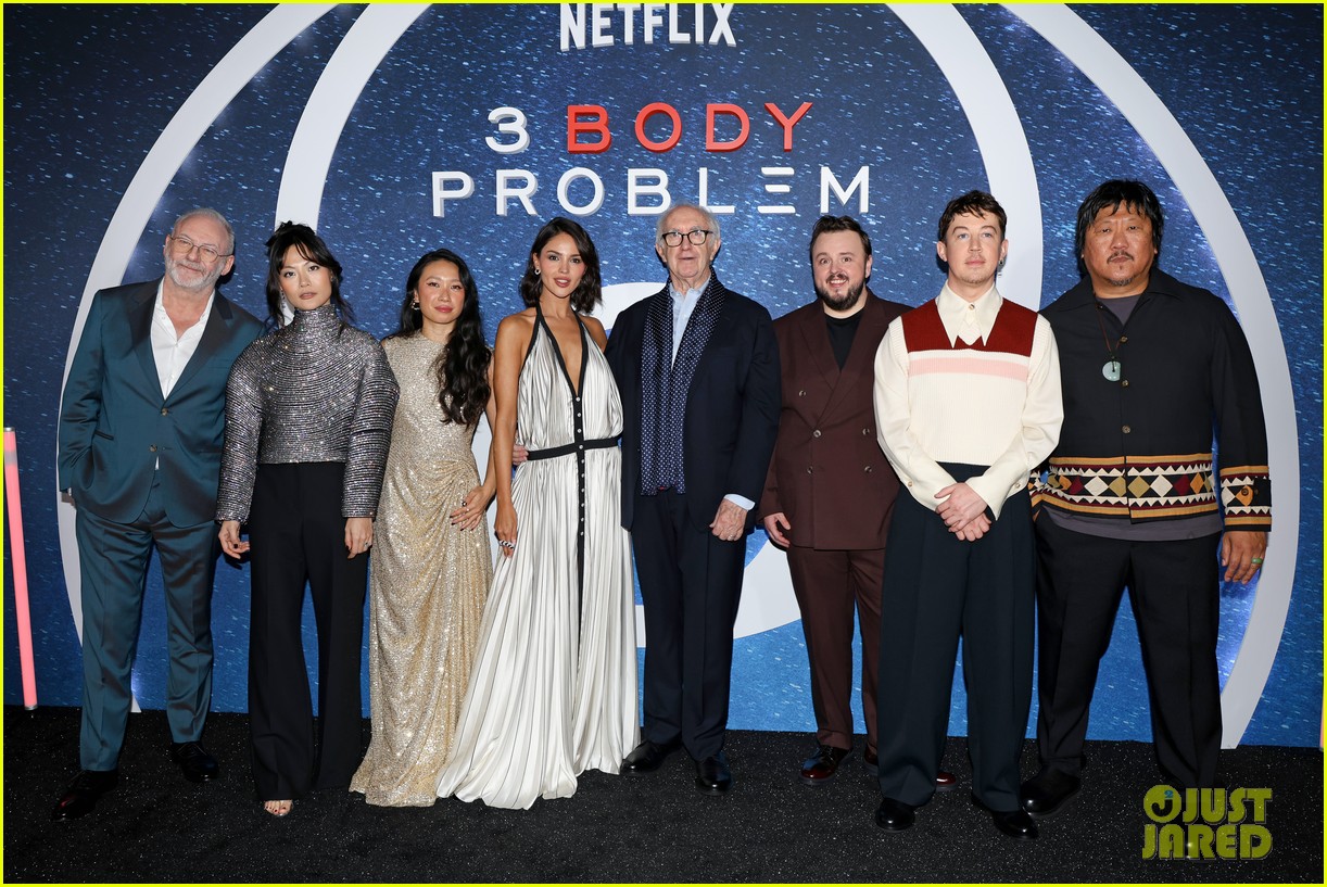 Eiza Gonzalez Joins '3 Body Problem' Cast at UK Premiere After Missing L.A. Event: Photo 5025668 ...