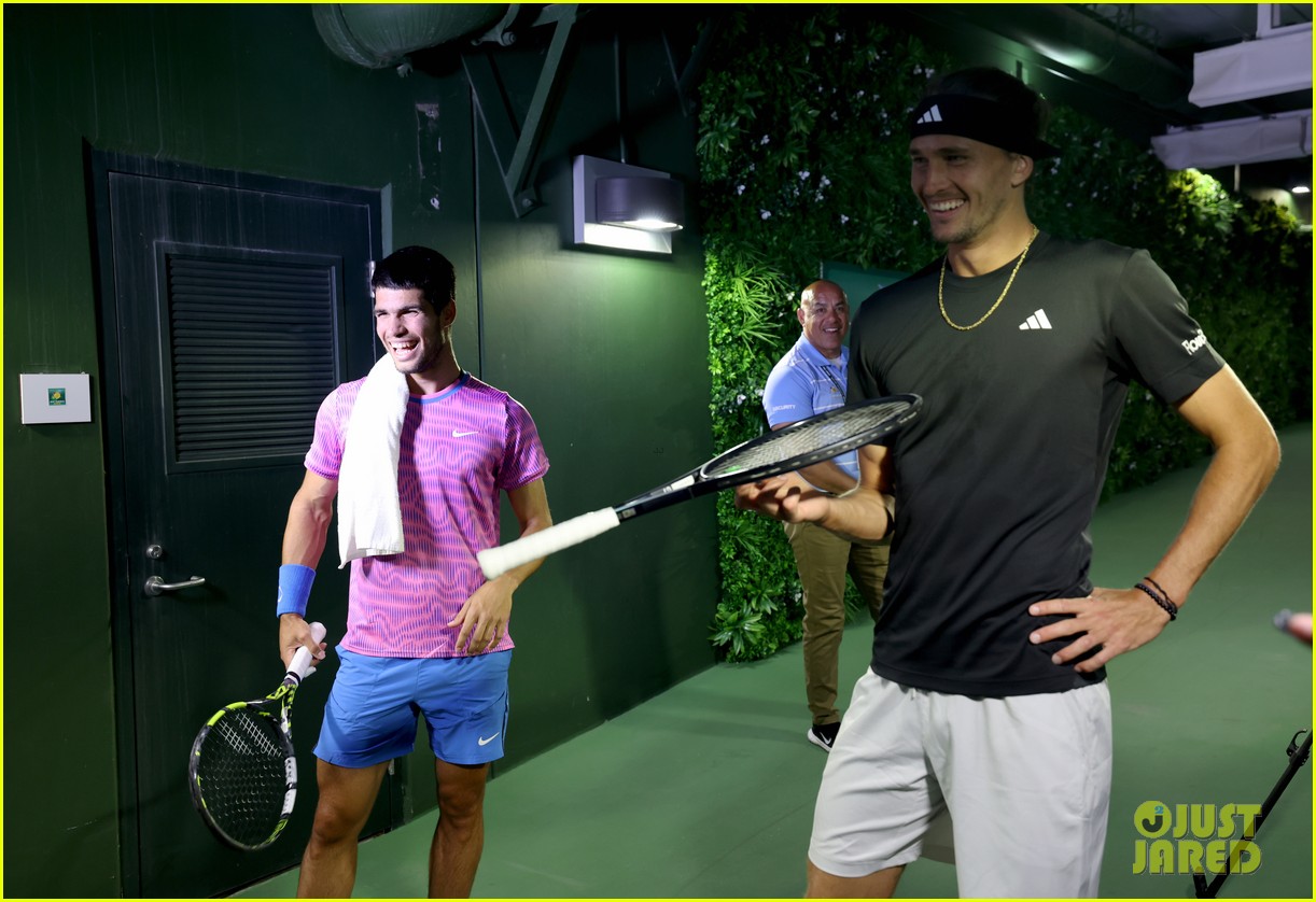 Carlos Alcaraz Attacked By Bees During Tennis Tournament in Indian ...