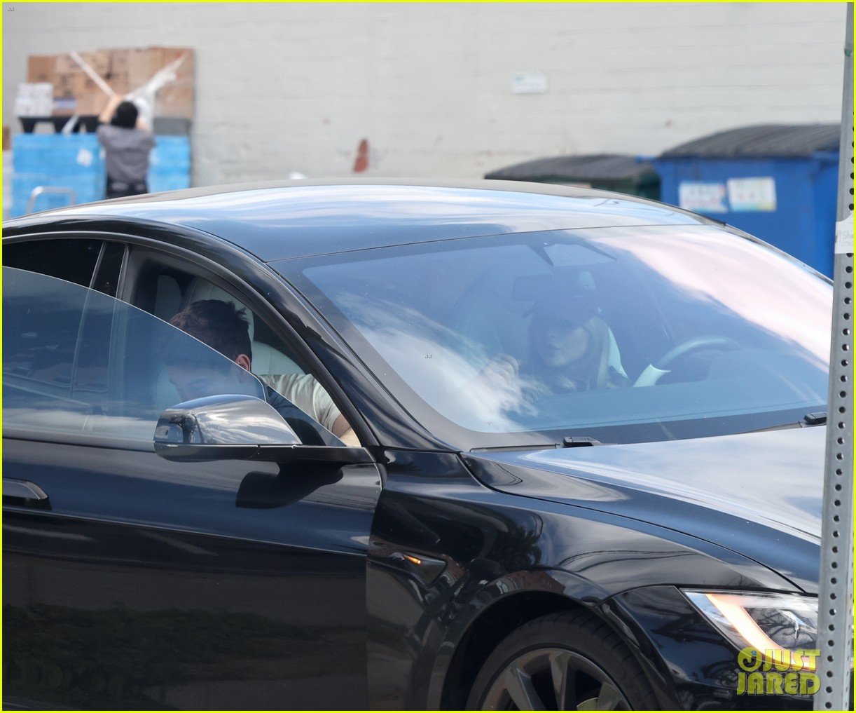 Barry Keoghan & Sabrina Carpenter Spotted Running Errands Together, He ...