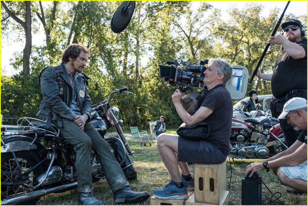 Austin Butler Stars Alongside Tom Hardy & Jodie Comer in New Crime Thriller 'The Bikeriders ...