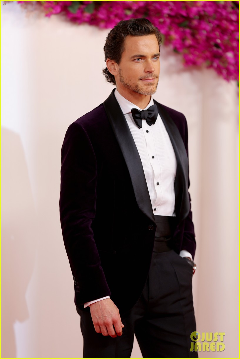 Bradley Cooper & Mom Gloria Arrive at Oscars 2024 Alongside His ...