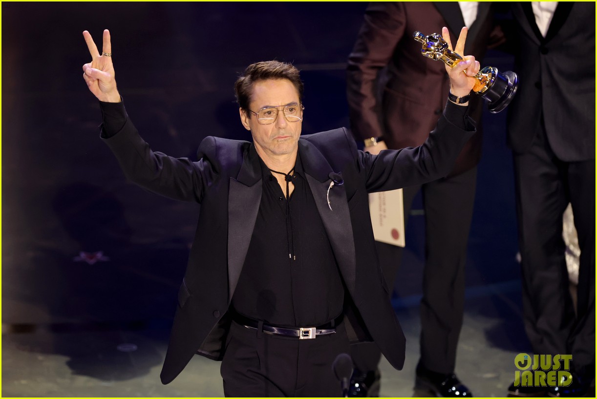 Robert Downey, Jr. Wins Best Supporting Actor at Oscars 2024!: Photo ...