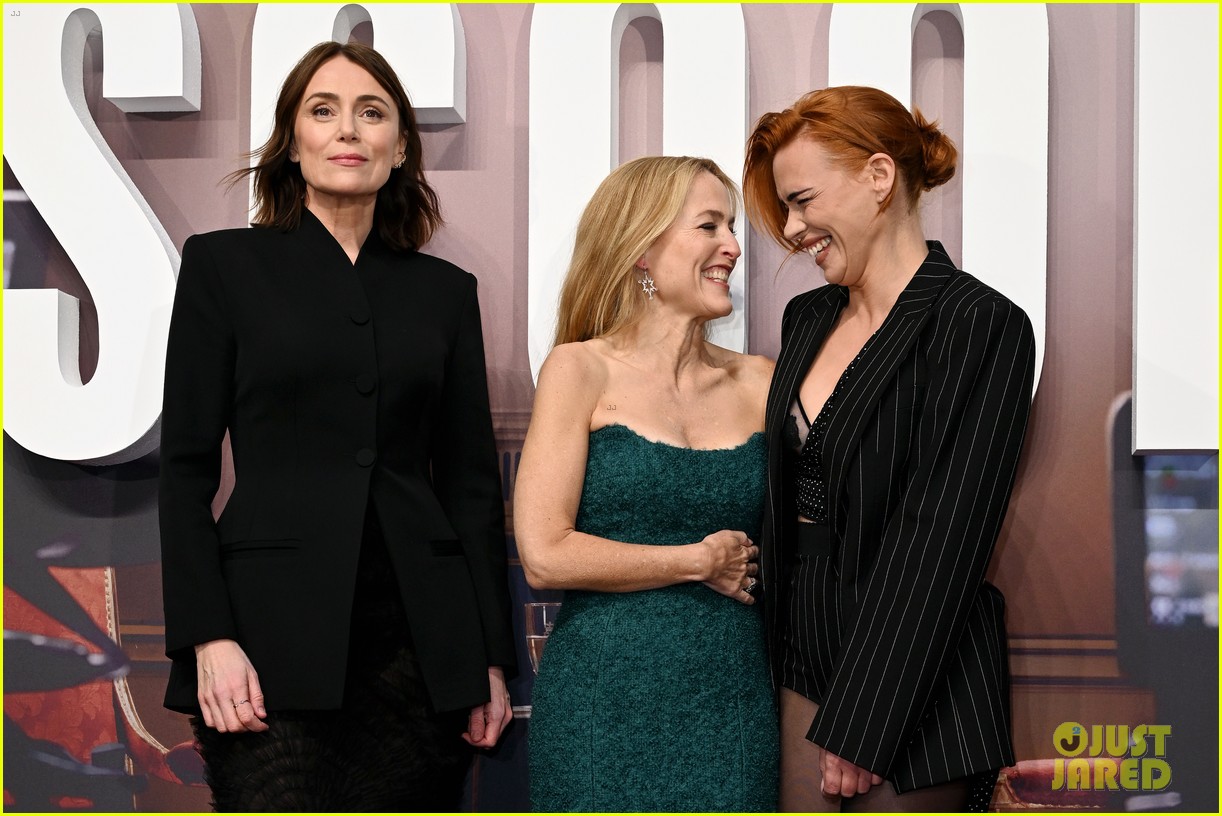 Gillian Anderson, Rufus Sewell, & Billie Piper at 'Scoop' World ...