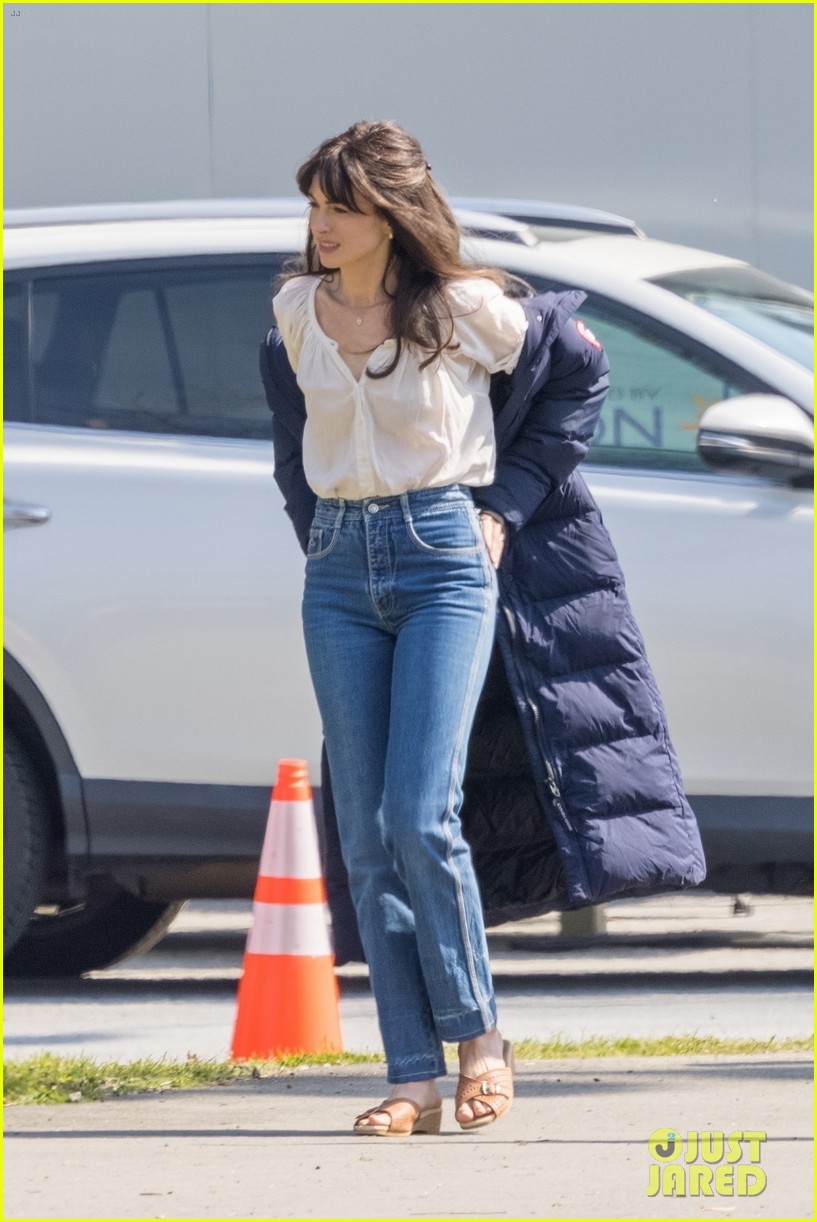 Anne Hathaway Films New Movie 'Flowervale Street' in Atlanta Following ...