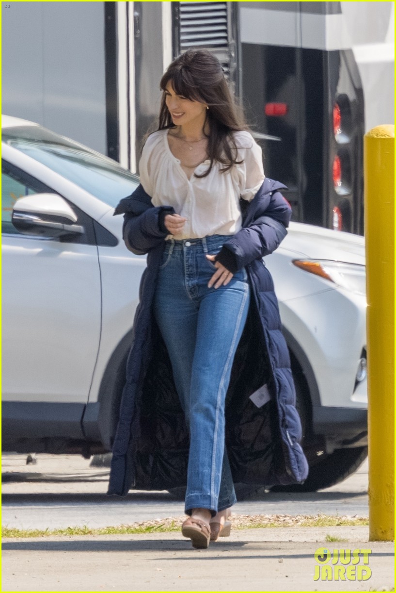 Anne Hathaway Films New Movie 'Flowervale Street' in Atlanta Following ...