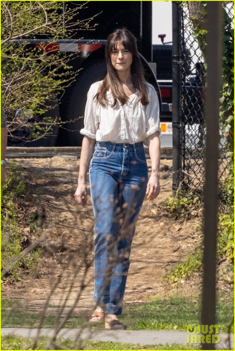 Anne Hathaway Films New Movie 'Flowervale Street' in Atlanta Following ...