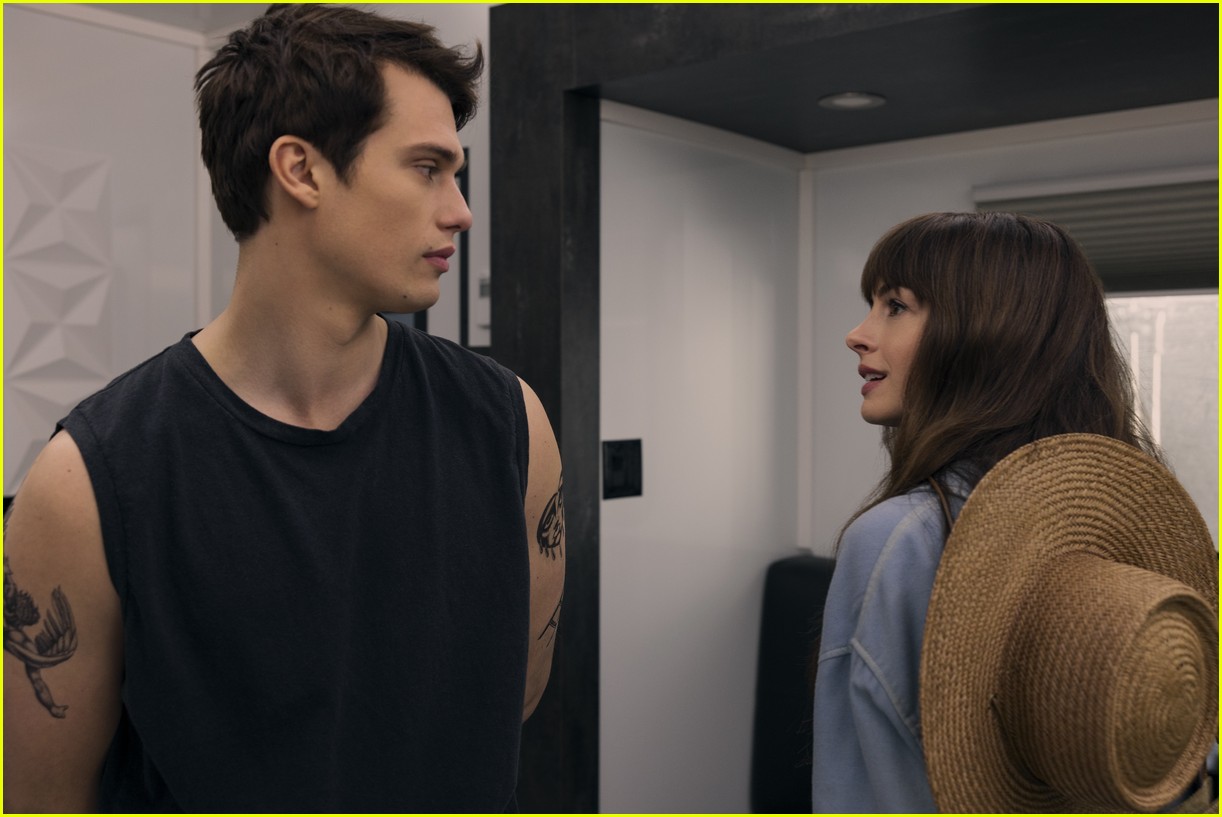 'The Idea of You' Trailer Shows Anne Hathaway & Nicholas Galitzine's ...