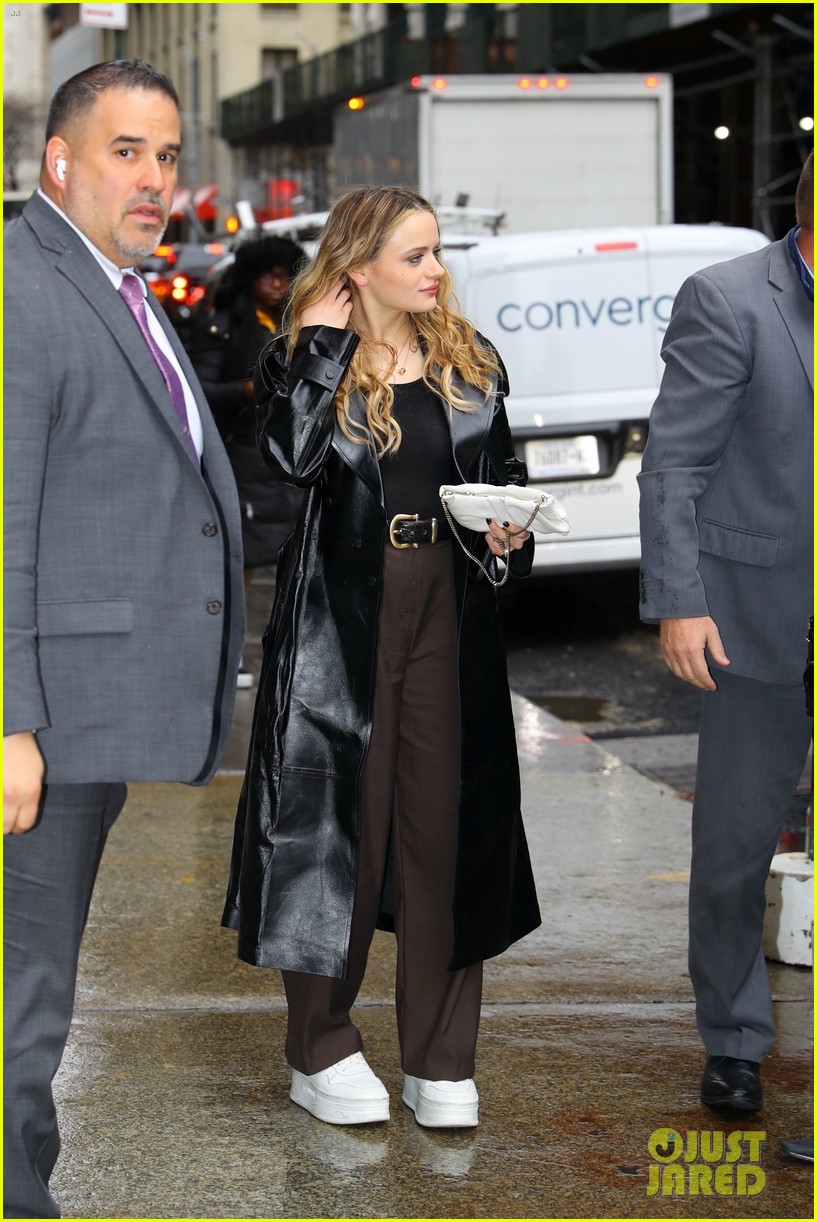 Joey King & Logan Lerman Go On Double Date with Their Partners in New ...