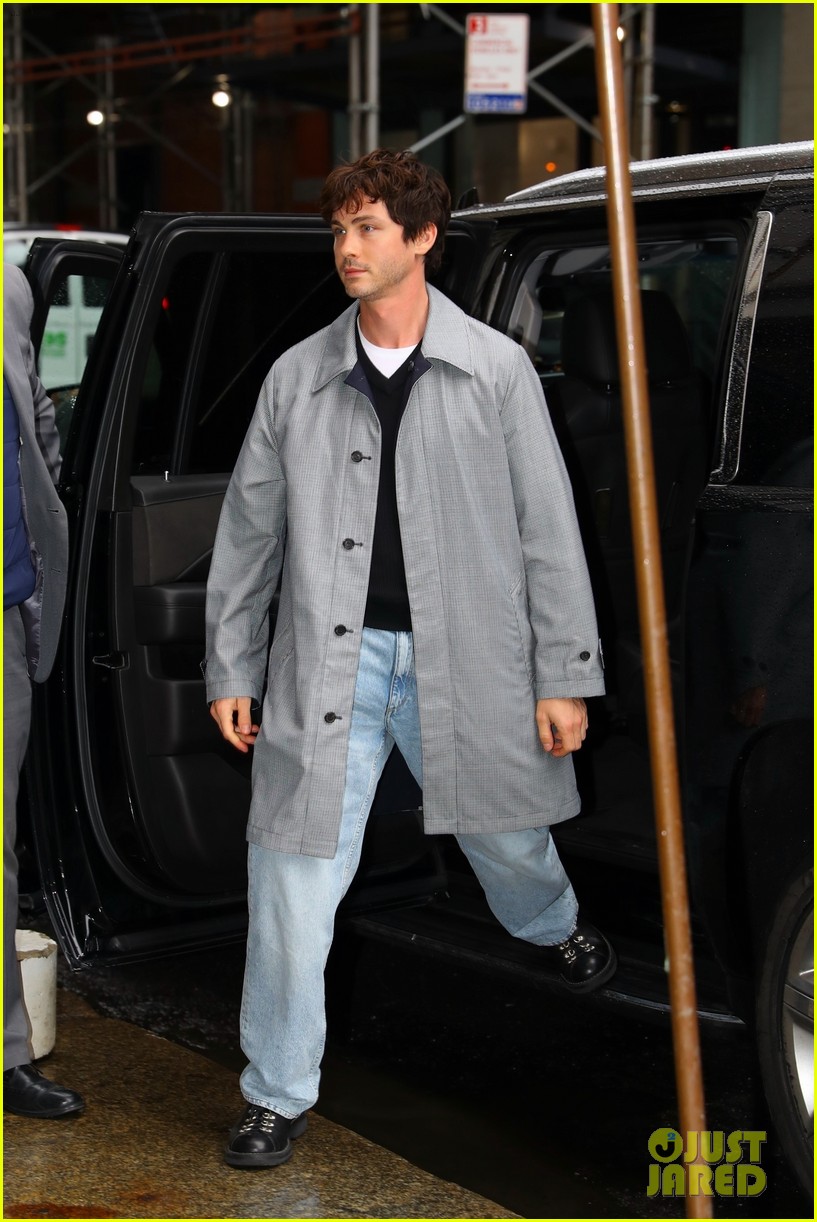 Joey King & Logan Lerman Go On Double Date with Their Partners in New ...