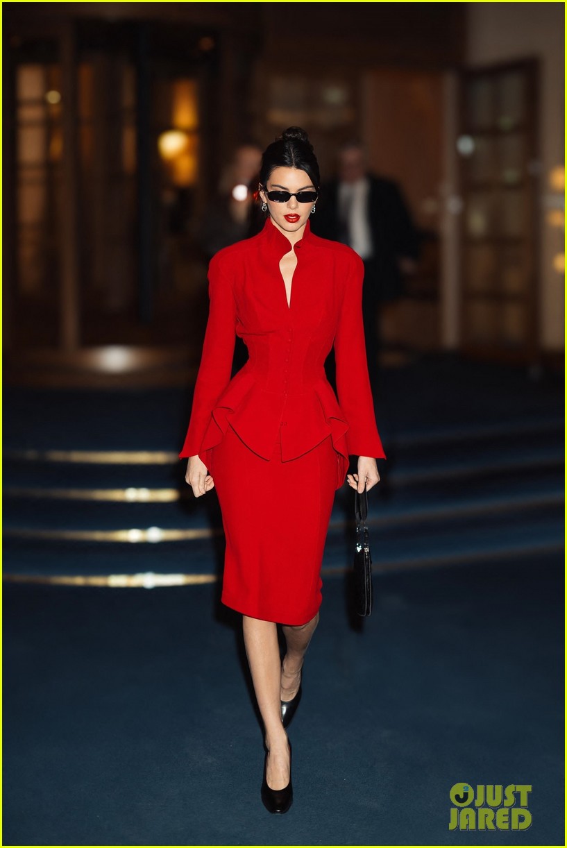 Kendall Jenner Rocks Red Look During Outing in Paris: Photo 5021694 ...