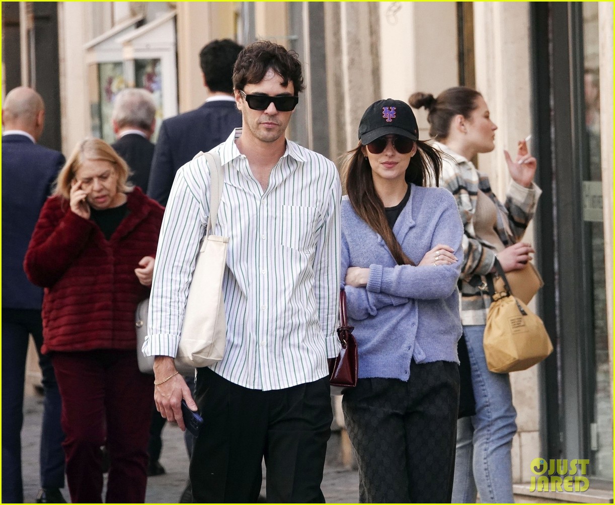 Dakota Johnson & Close Friend Blake Lee Go Sightseeing in Rome: Photo ...