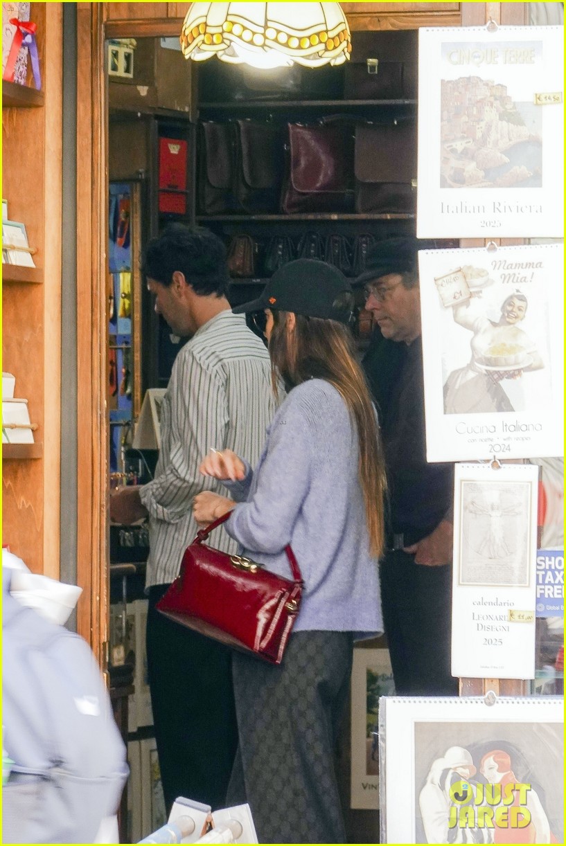 Dakota Johnson & Close Friend Blake Lee Go Sightseeing in Rome: Photo ...