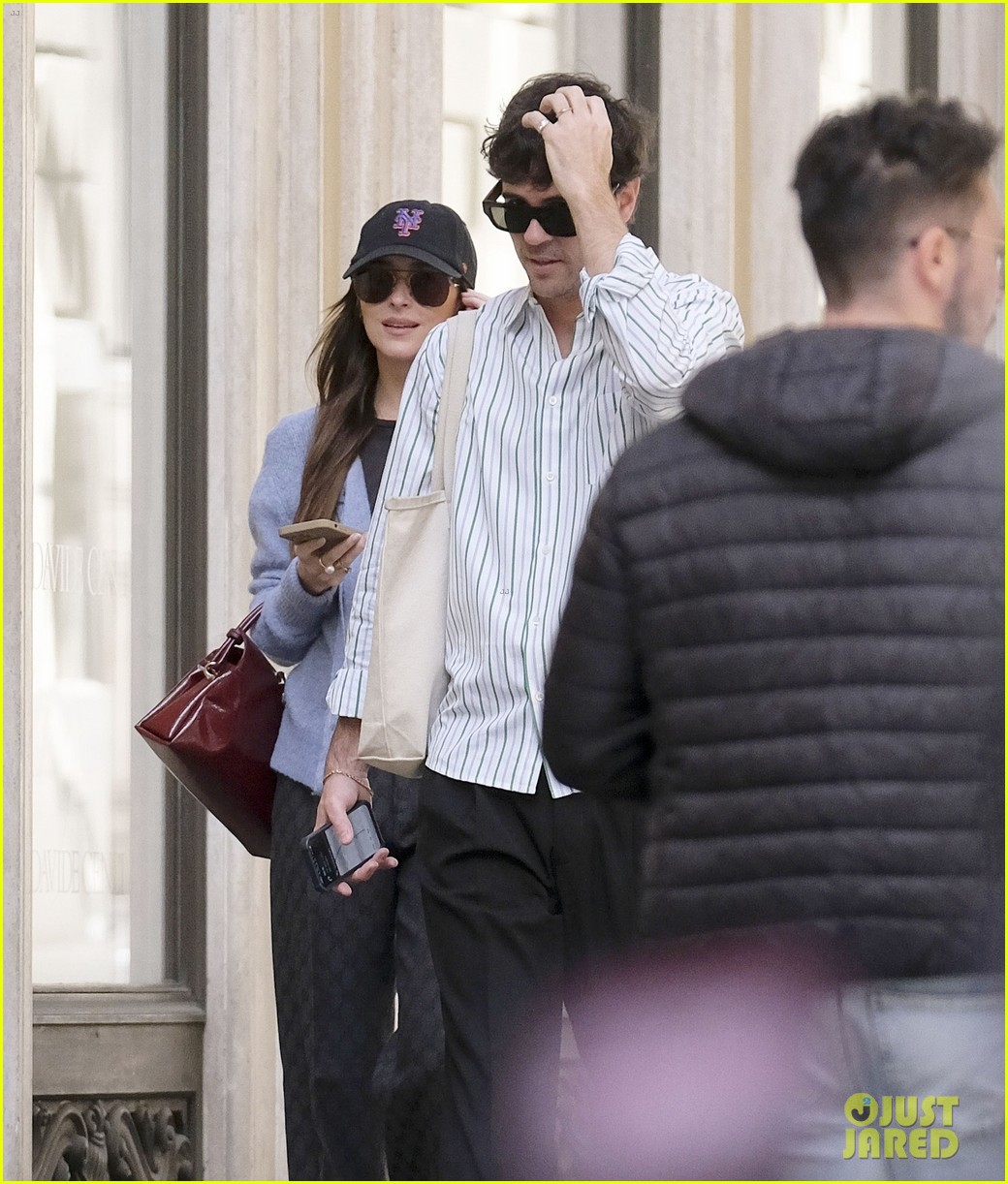 Dakota Johnson & Close Friend Blake Lee Go Sightseeing in Rome: Photo ...