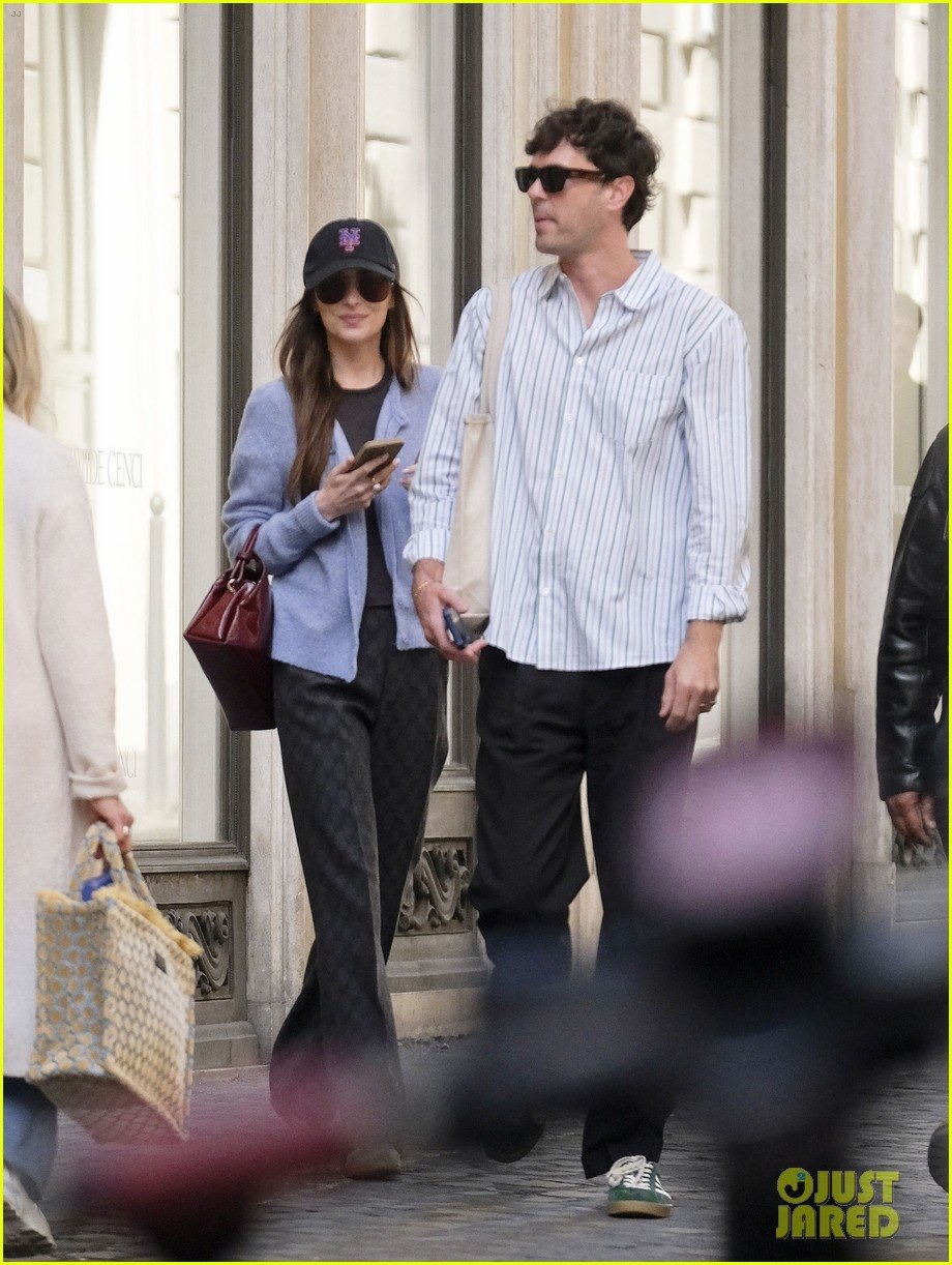 Dakota Johnson & Close Friend Blake Lee Go Sightseeing in Rome: Photo ...