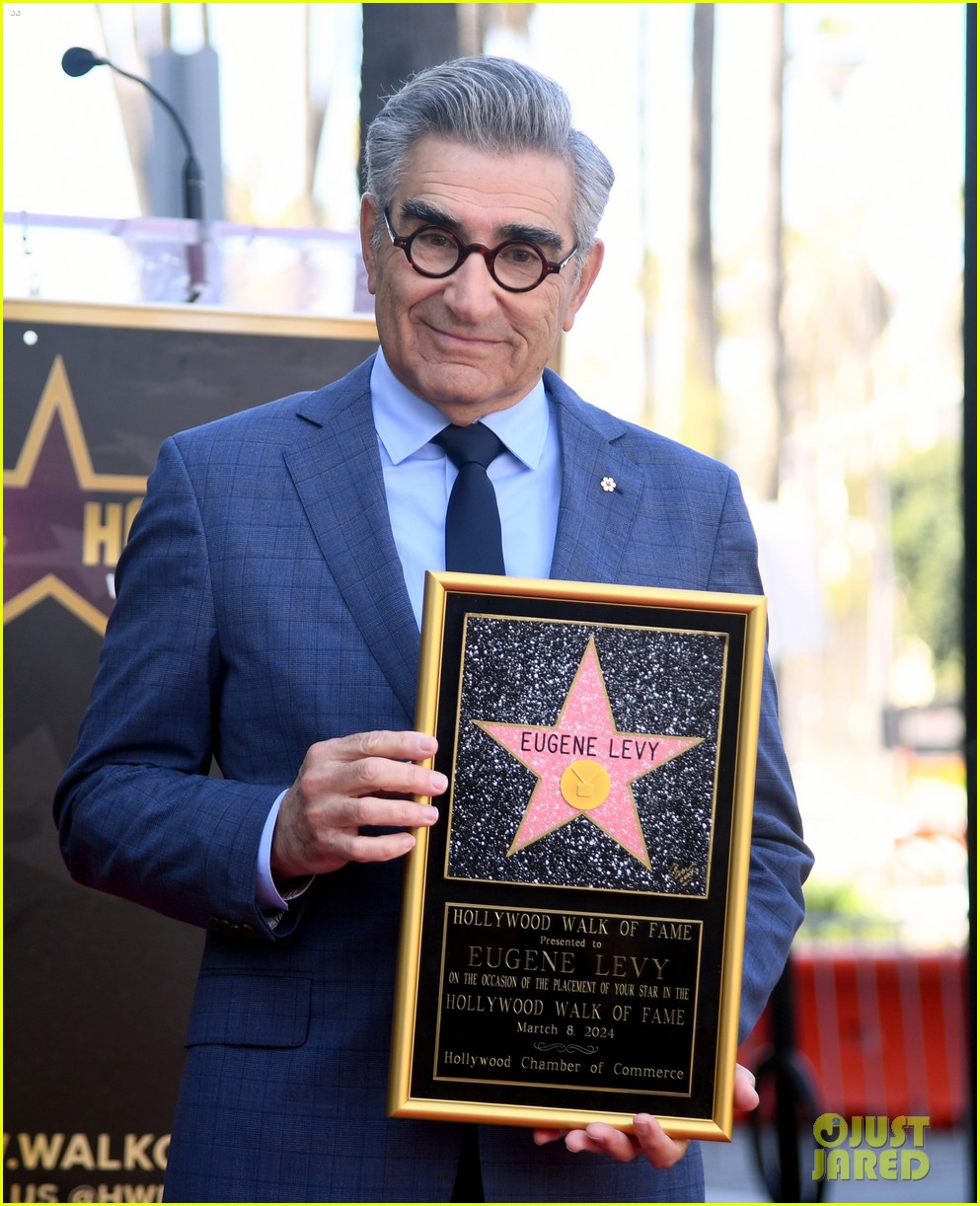 Eugene Levy Supported by Catherine O'Hara, Jason Biggs & More at ...