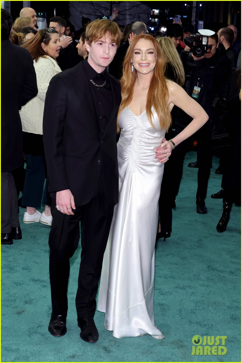 Lindsay Lohan Gets Support From Sister Aliana Brother Dakota Lohan At