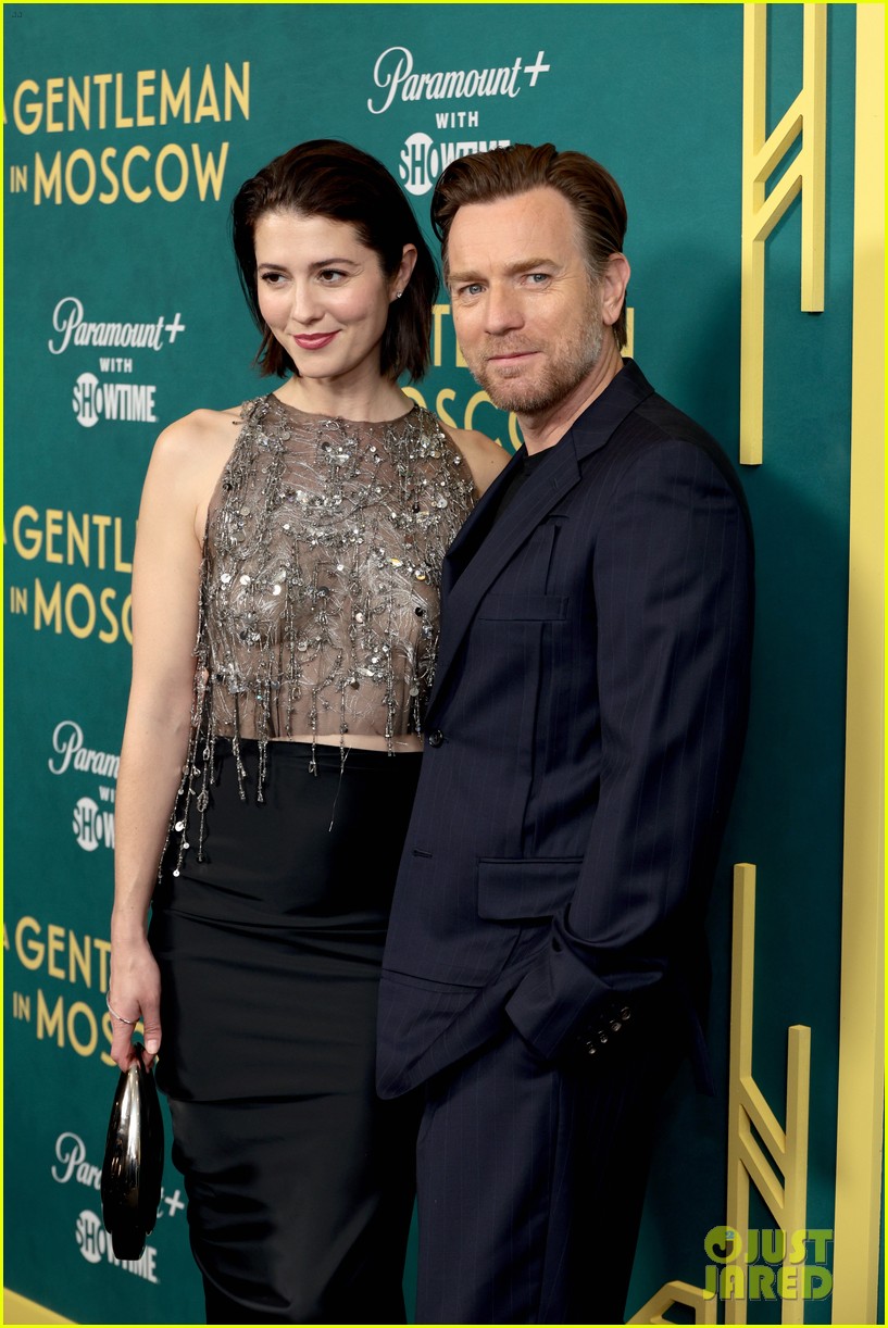 Ewan McGregor & Wife Mary Elizabeth Winstead Get Support from His Daughters Clara & Jamyan at 'A ...