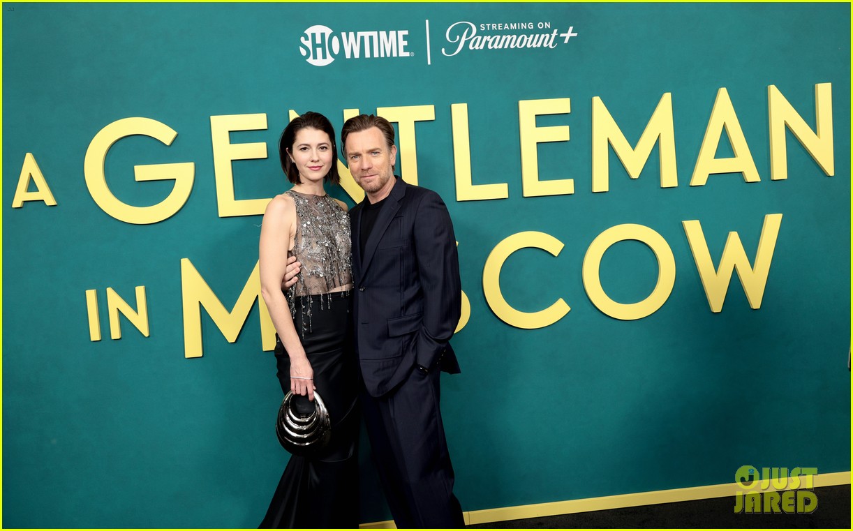 Ewan McGregor & Wife Mary Elizabeth Winstead Get Support from His Daughters Clara & Jamyan at 'A ...