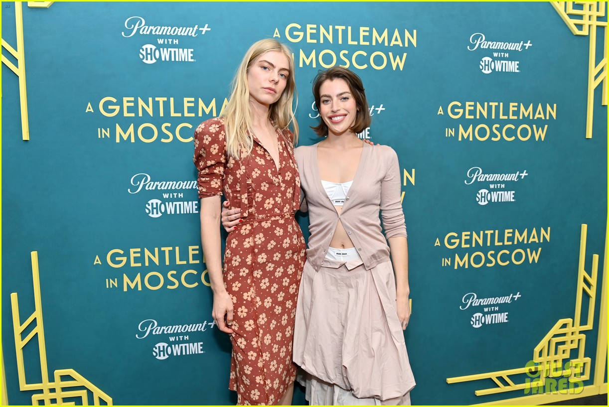 Ewan McGregor & Wife Mary Elizabeth Winstead Get Support from His Daughters Clara & Jamyan at 'A ...