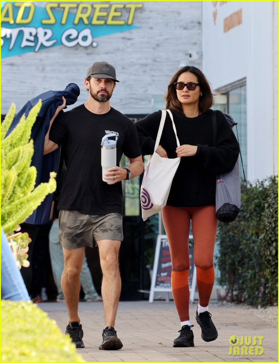 Milo Ventimiglia & Wife Jarah Mariano Hit Up Morning Yoga Class in Rare ...