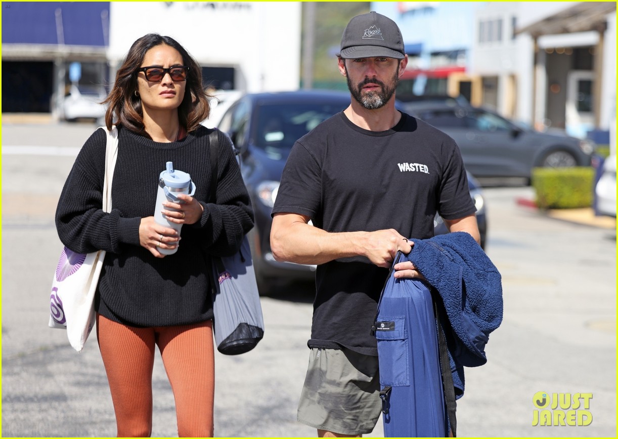 Milo Ventimiglia & Wife Jarah Mariano Hit Up Morning Yoga Class in Rare ...
