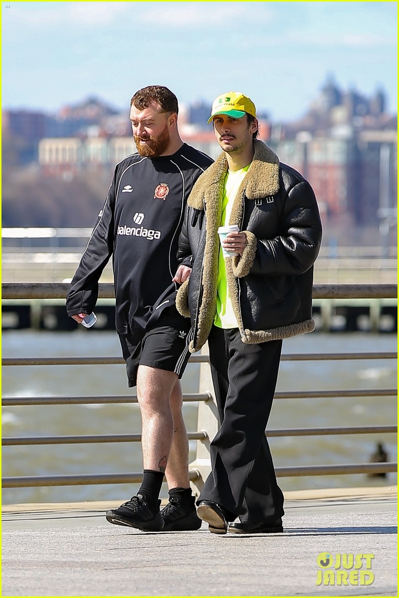 Sam Smith & Boyfriend Christian Cowan Cozy Up During NYC Outing: Photo ...