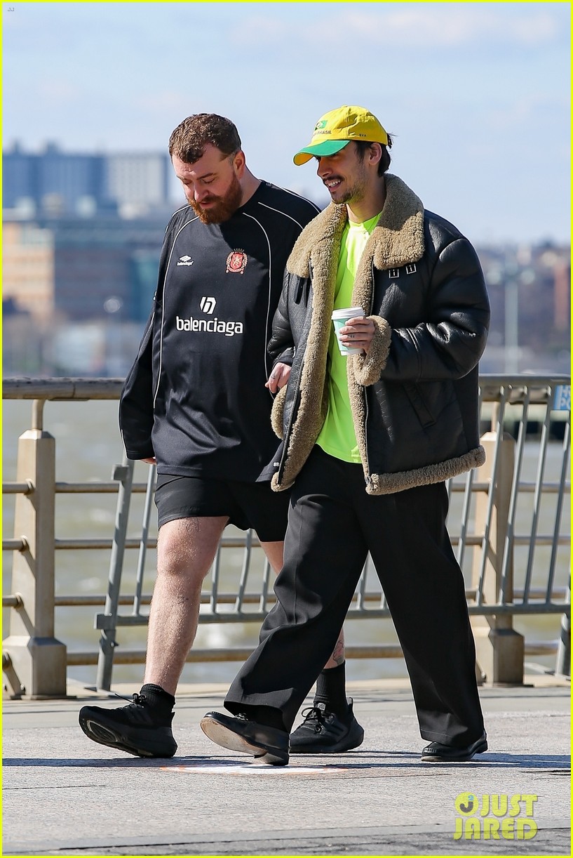 Sam Smith & Boyfriend Christian Cowan Cozy Up During NYC Outing: Photo ...