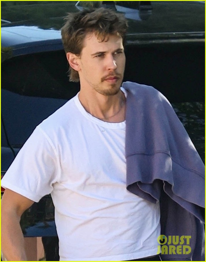 Austin Butler Spends the Day with a Friend in Los Feliz: Photo 5030036 ...