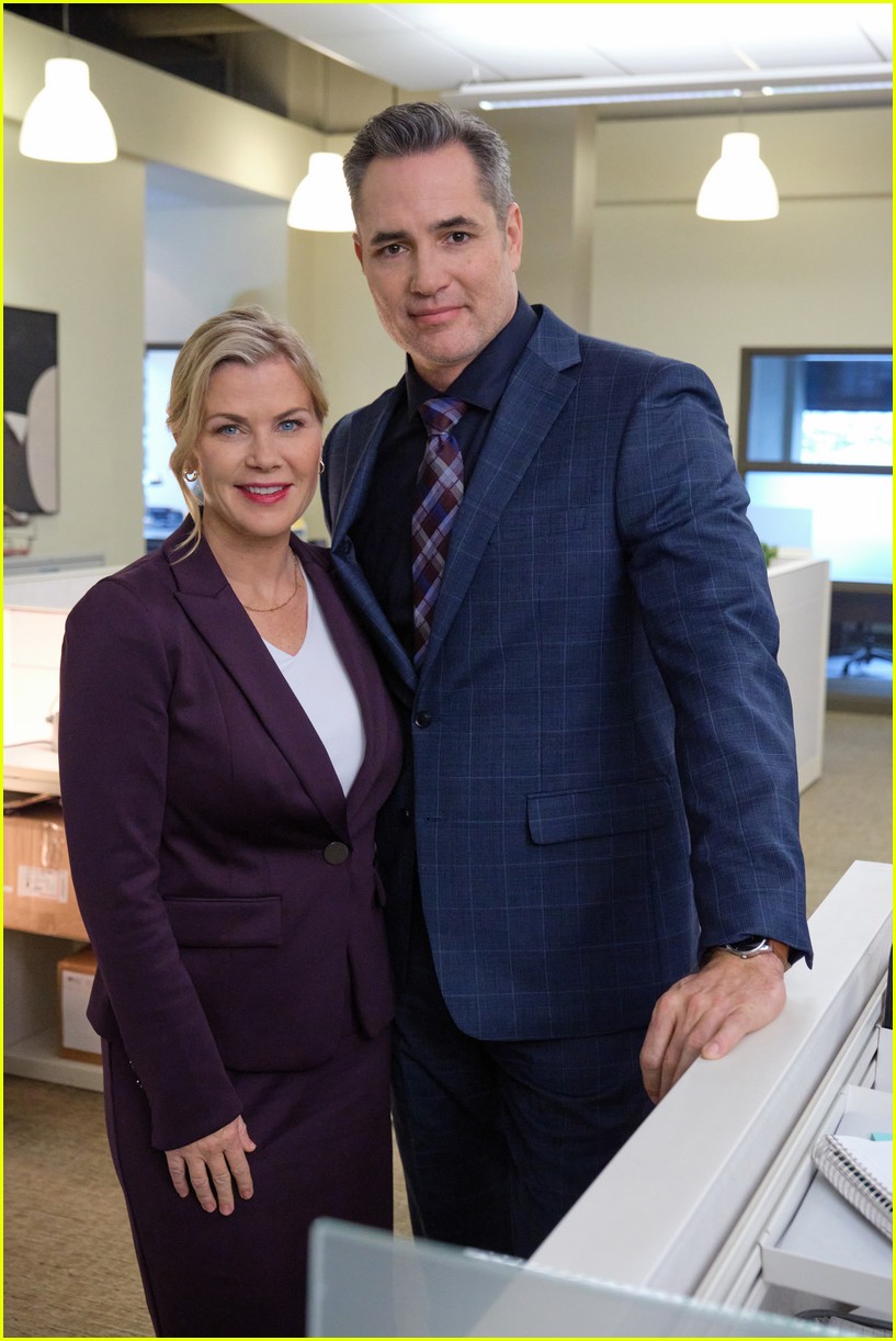 'One Bad Apple: A Hannah Swensen Mystery' - 2 Big Hallmark Stars ...