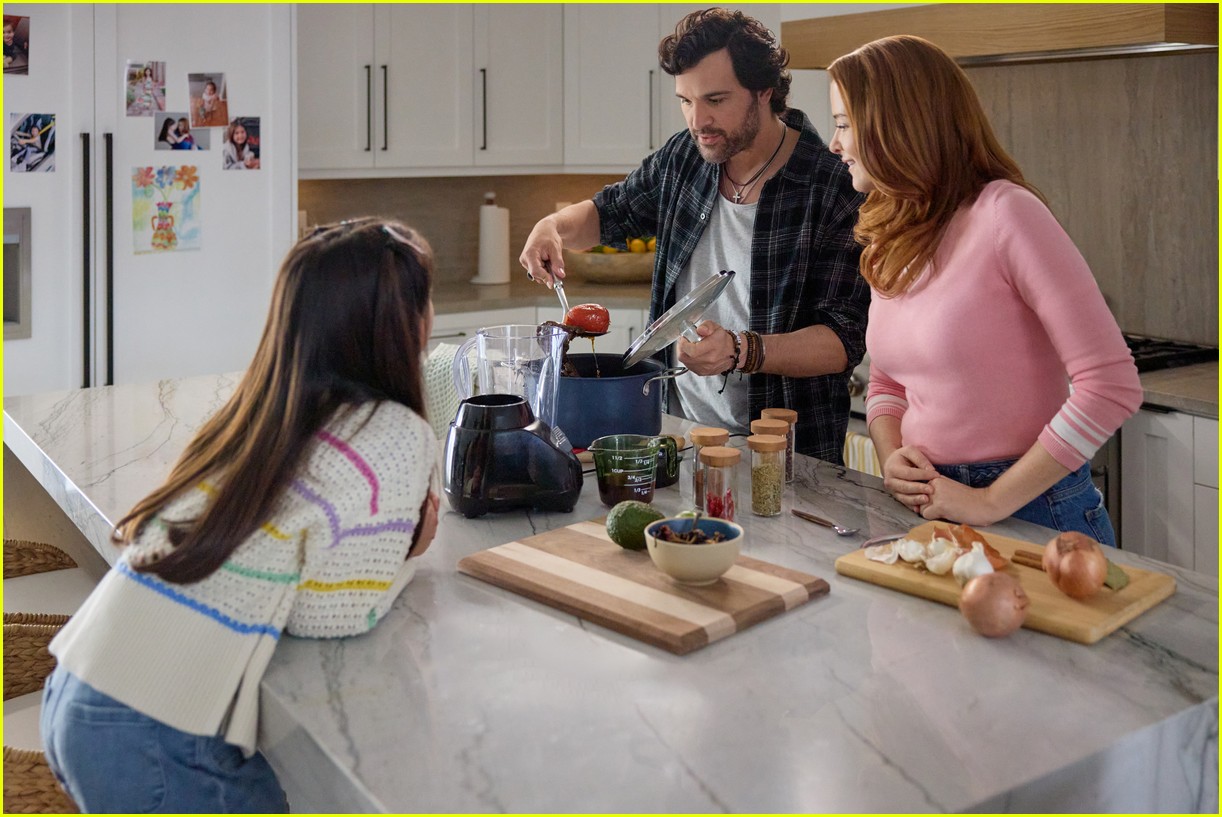 Hallmark Channel's 'Branching Out' - 'Grey's Anatomy' & 'Fuller House ...