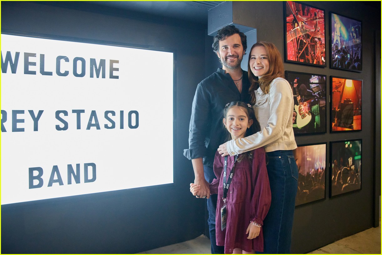 Hallmark Channel's 'Branching Out' - 'Grey's Anatomy' & 'Fuller House ...