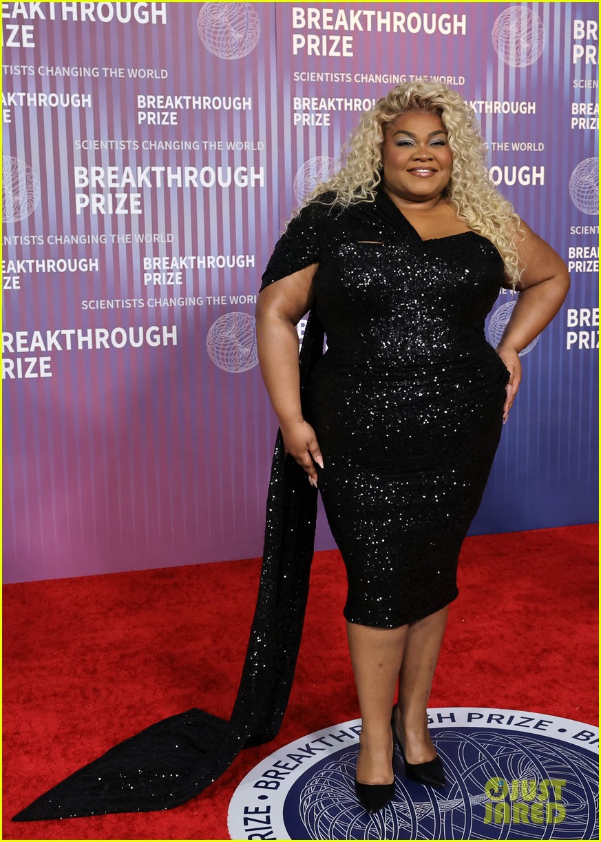 10th Breakthrough Prize Ceremony: See Photos of Every Attendee ...