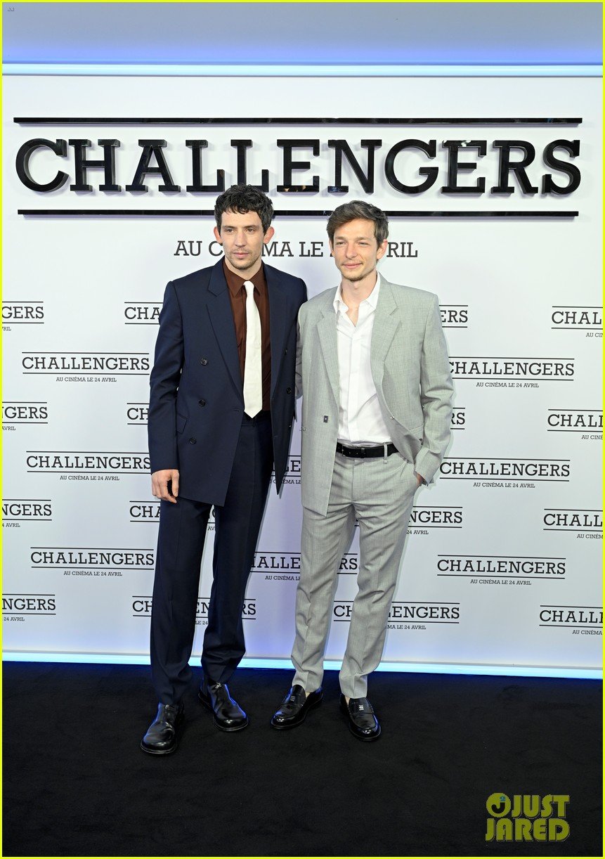 Zendaya Continues Her Parisian Takeover in Stunning Look at ...