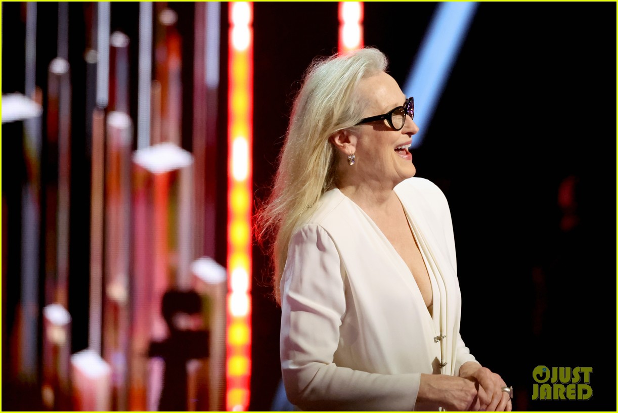 Meryl Streep & Jennifer Hudson Pay Tribute to Icon Award Winner Cher at ...