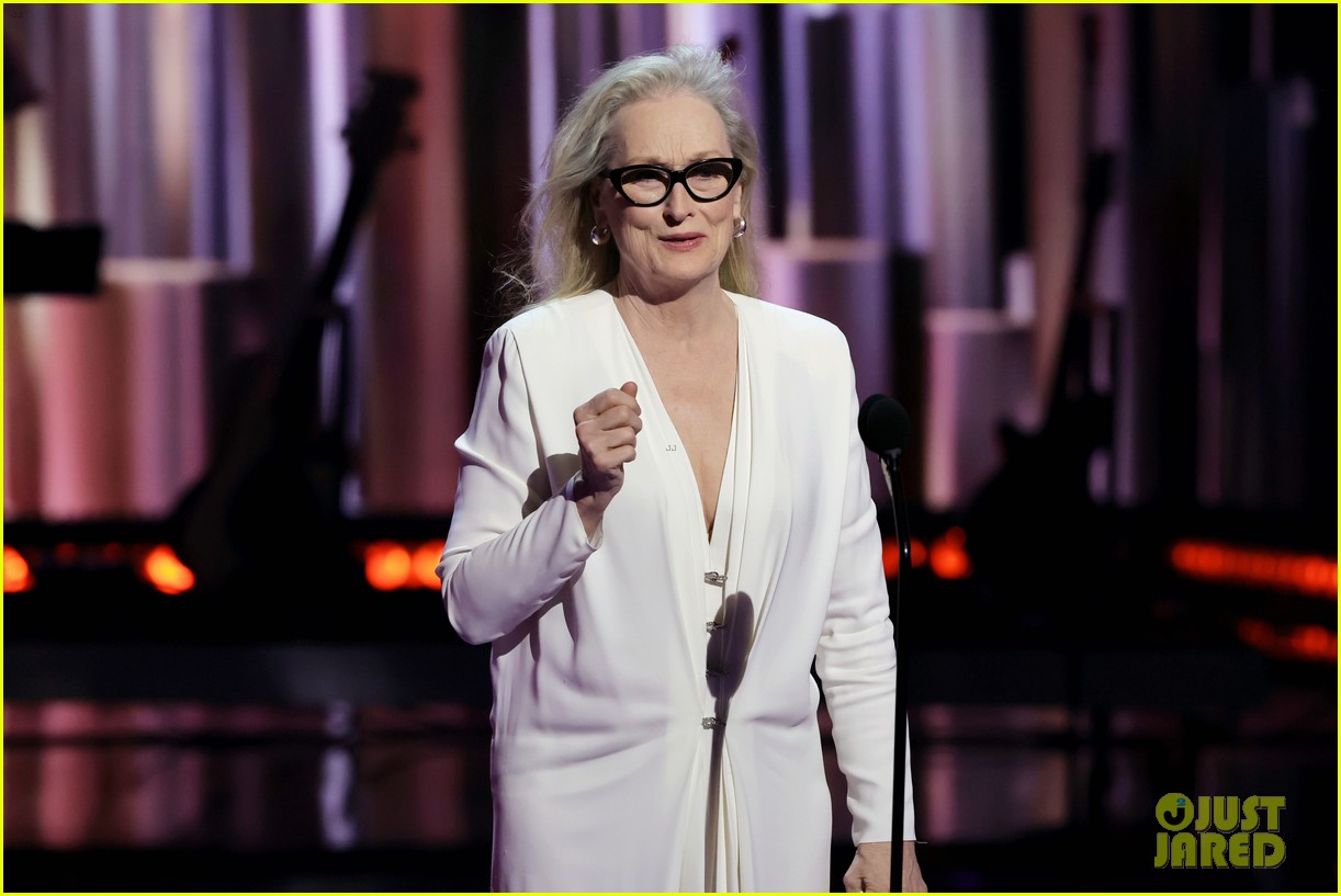 Meryl Streep & Jennifer Hudson Pay Tribute to Icon Award Winner Cher at ...