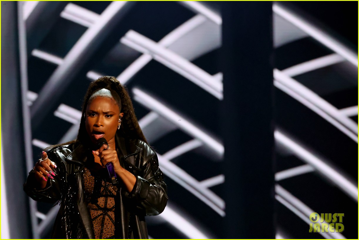 Meryl Streep & Jennifer Hudson Pay Tribute to Icon Award Winner Cher at ...