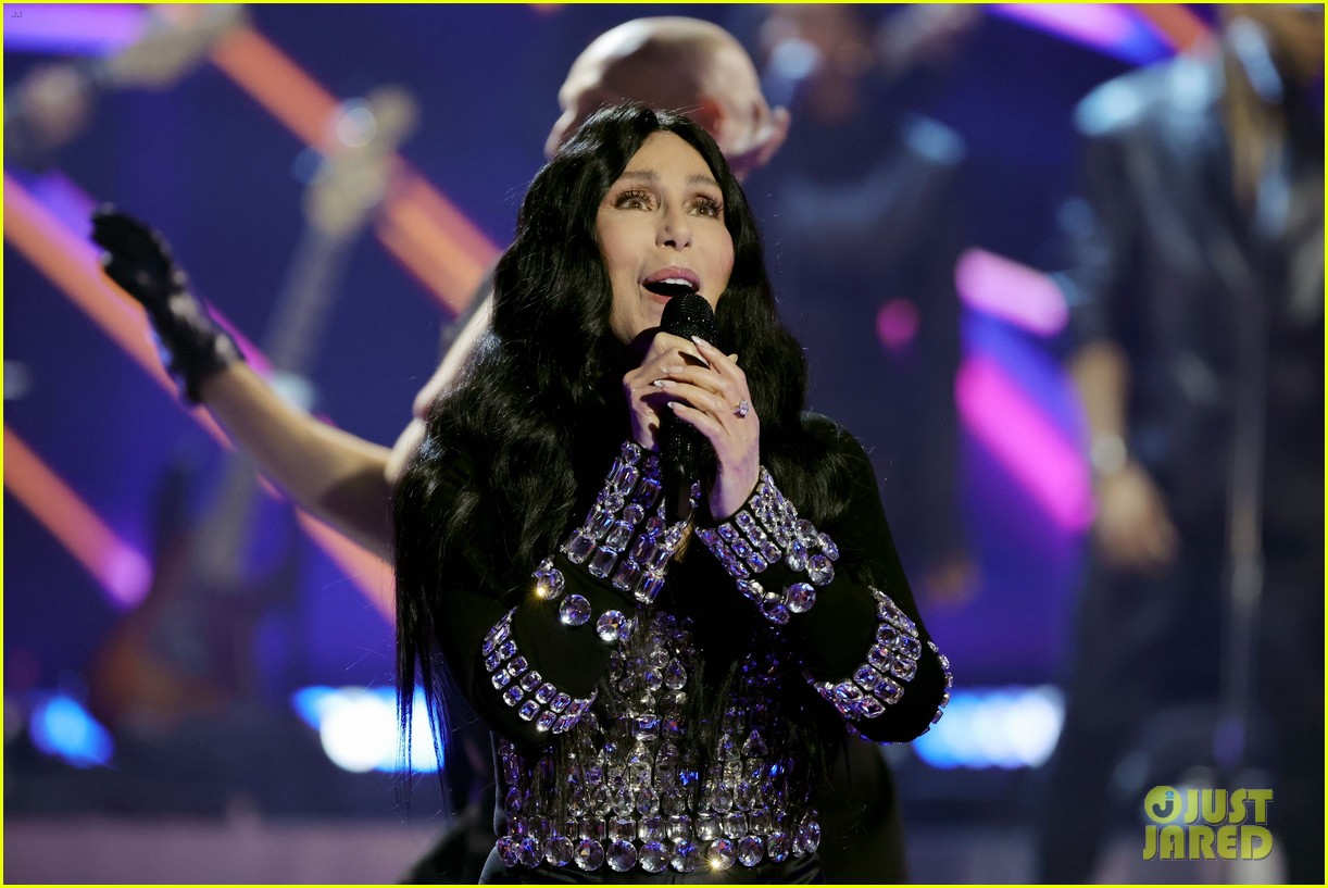 Meryl Streep & Jennifer Hudson Pay Tribute to Icon Award Winner Cher at ...