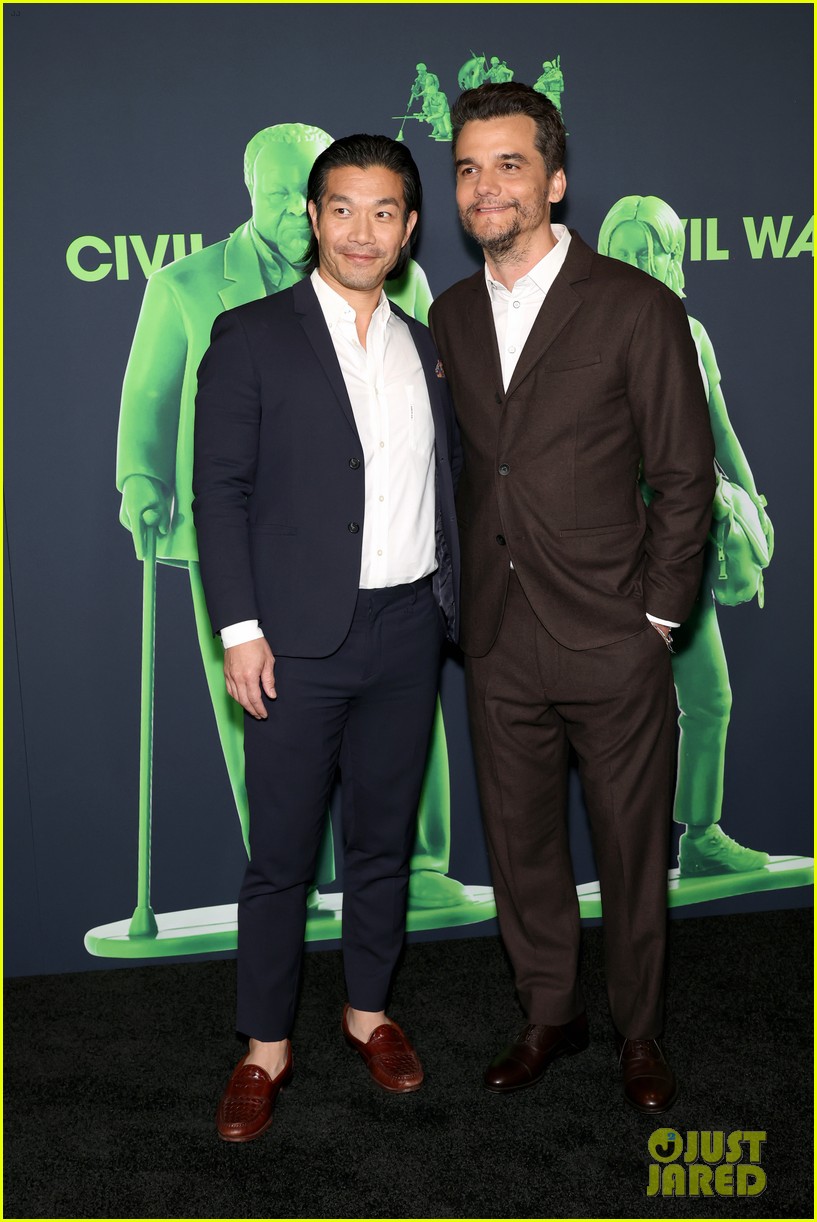 Kirsten Dunst & Jesse Plemons Join Cailee Spaeny at 'Civil War ...