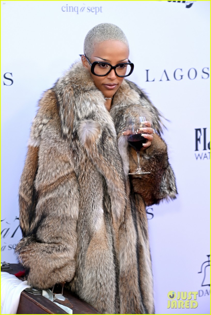Doja Cat Brings Glass of Wine & Suitcase to Daily Front Row Fashion ...