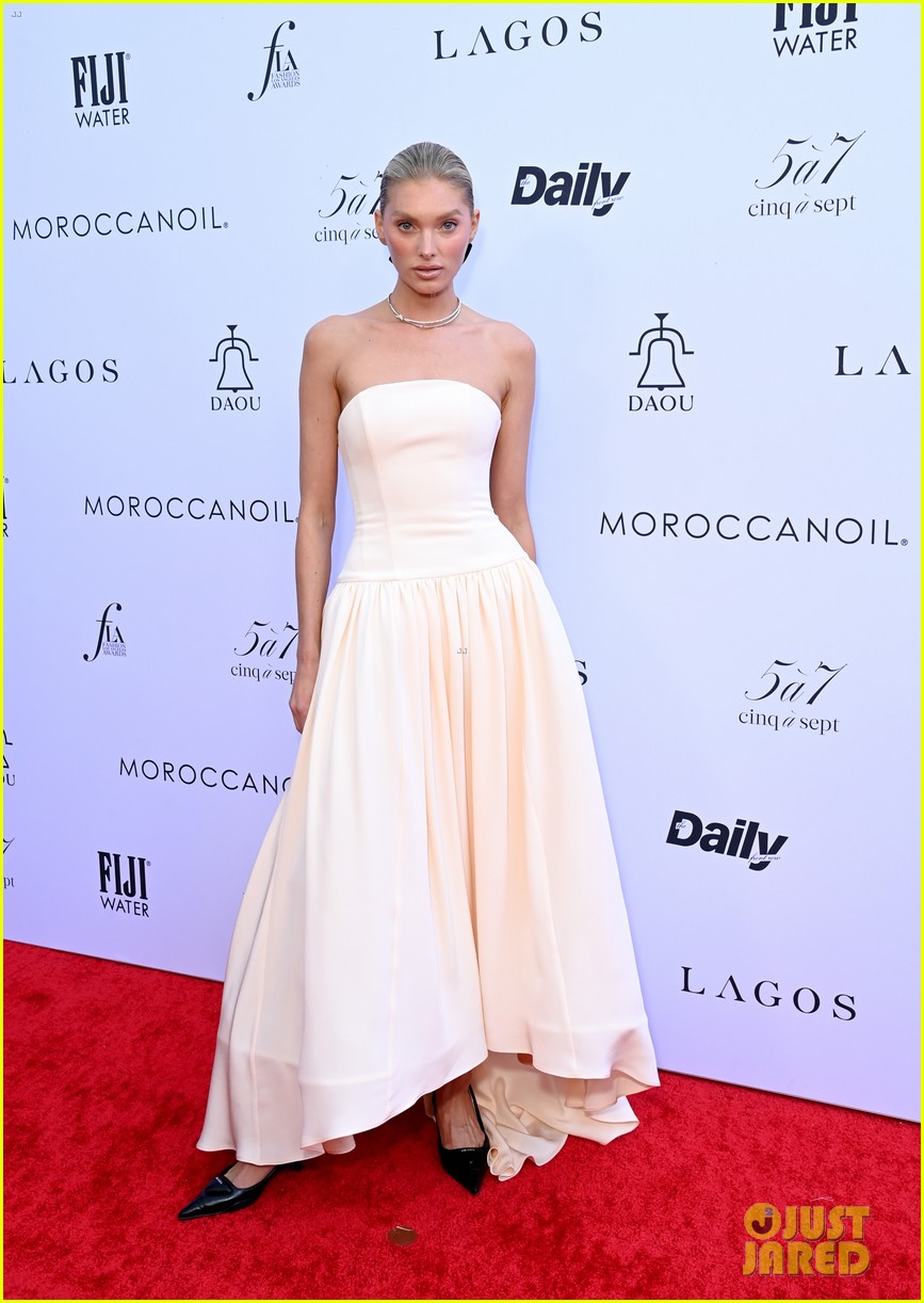 Doja Cat Brings Glass of Wine & Suitcase to Daily Front Row Fashion ...