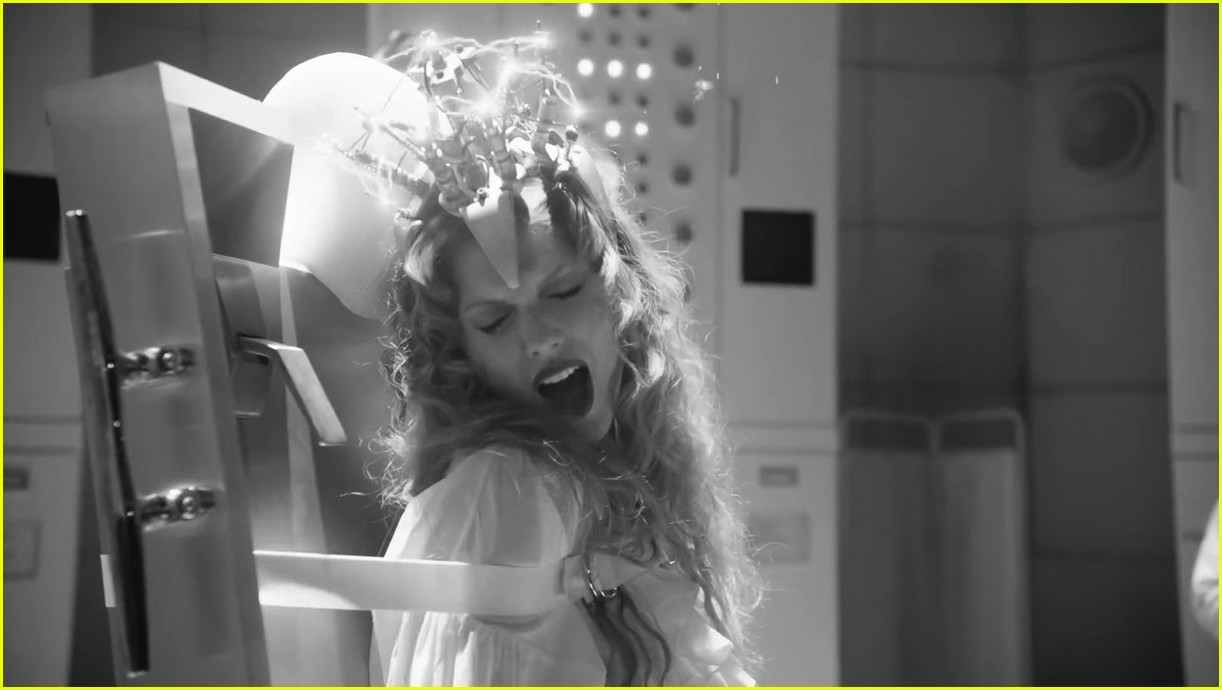 'Fortnight' Video Released: Taylor Swift & Post Malone Team Up, Plus ...