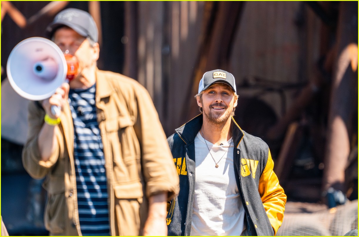 Ryan Gosling Makes Surprise Appearance at Universal Studios Stunt Show ...