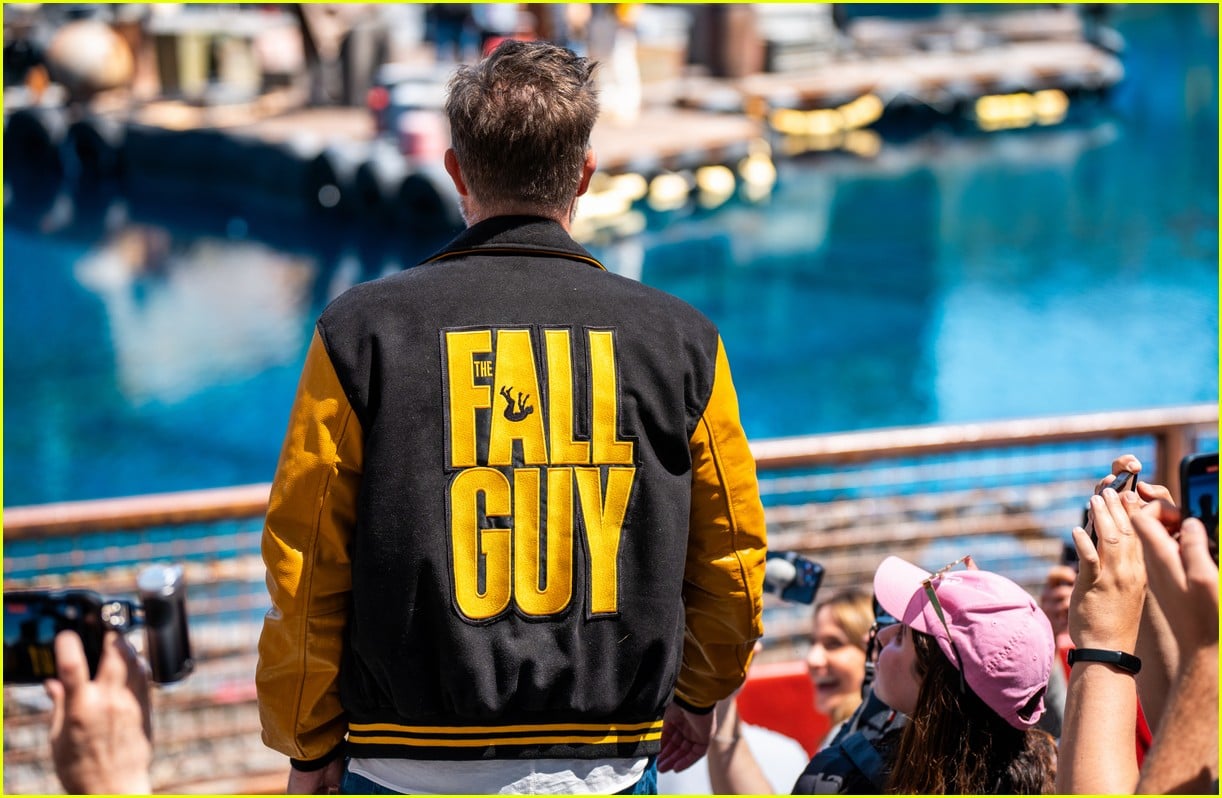 Ryan Gosling Makes Surprise Appearance at Universal Studios Stunt Show ...