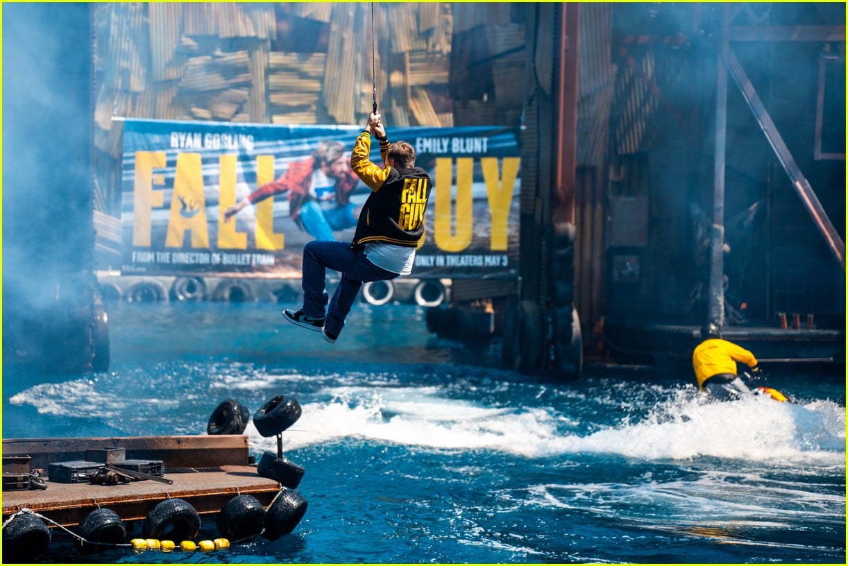 Ryan Gosling Makes Surprise Appearance at Universal Studios Stunt Show ...