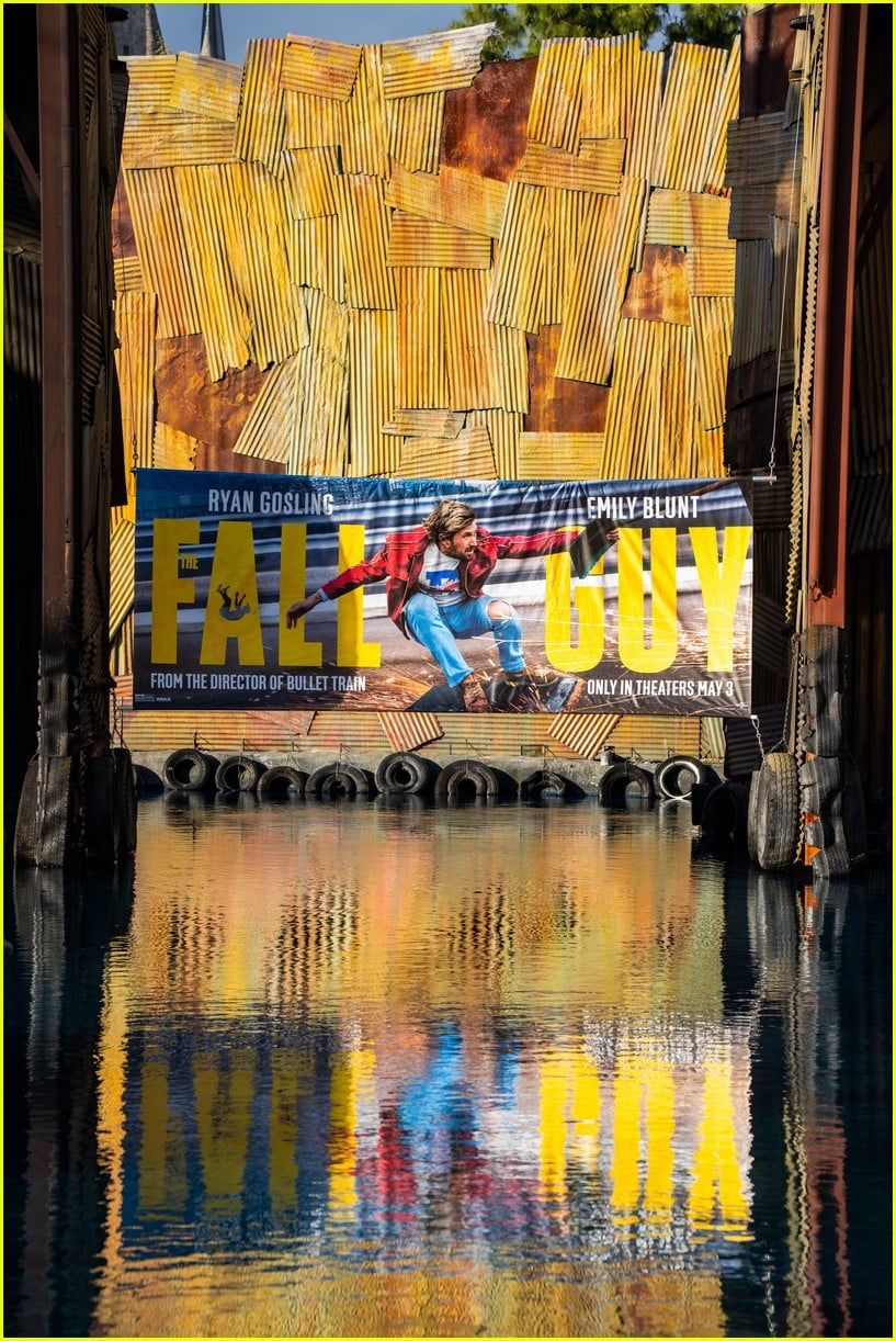 Ryan Gosling Makes Surprise Appearance at Universal Studios Stunt Show ...